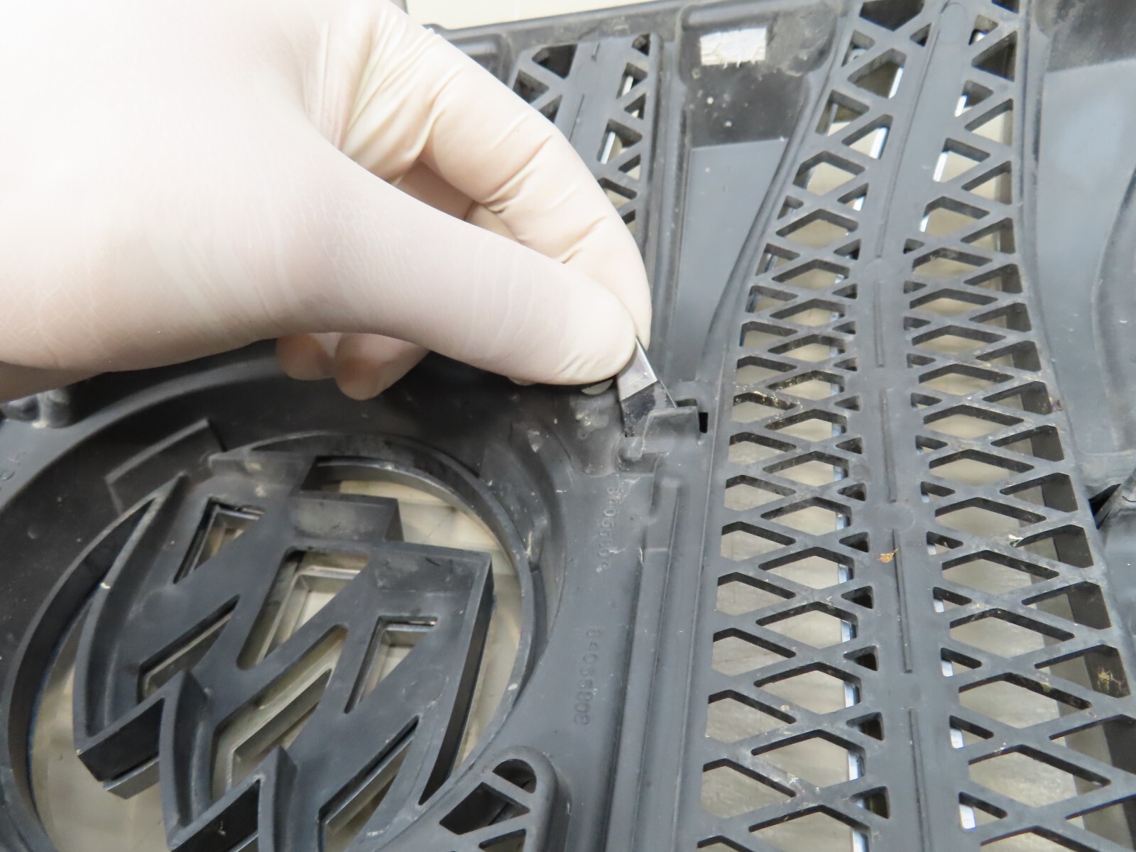 2013-2017 BUICK ENCLAVE FRONT BUMPER RADIATOR GRILLE W/ EMBLEM OEM ...