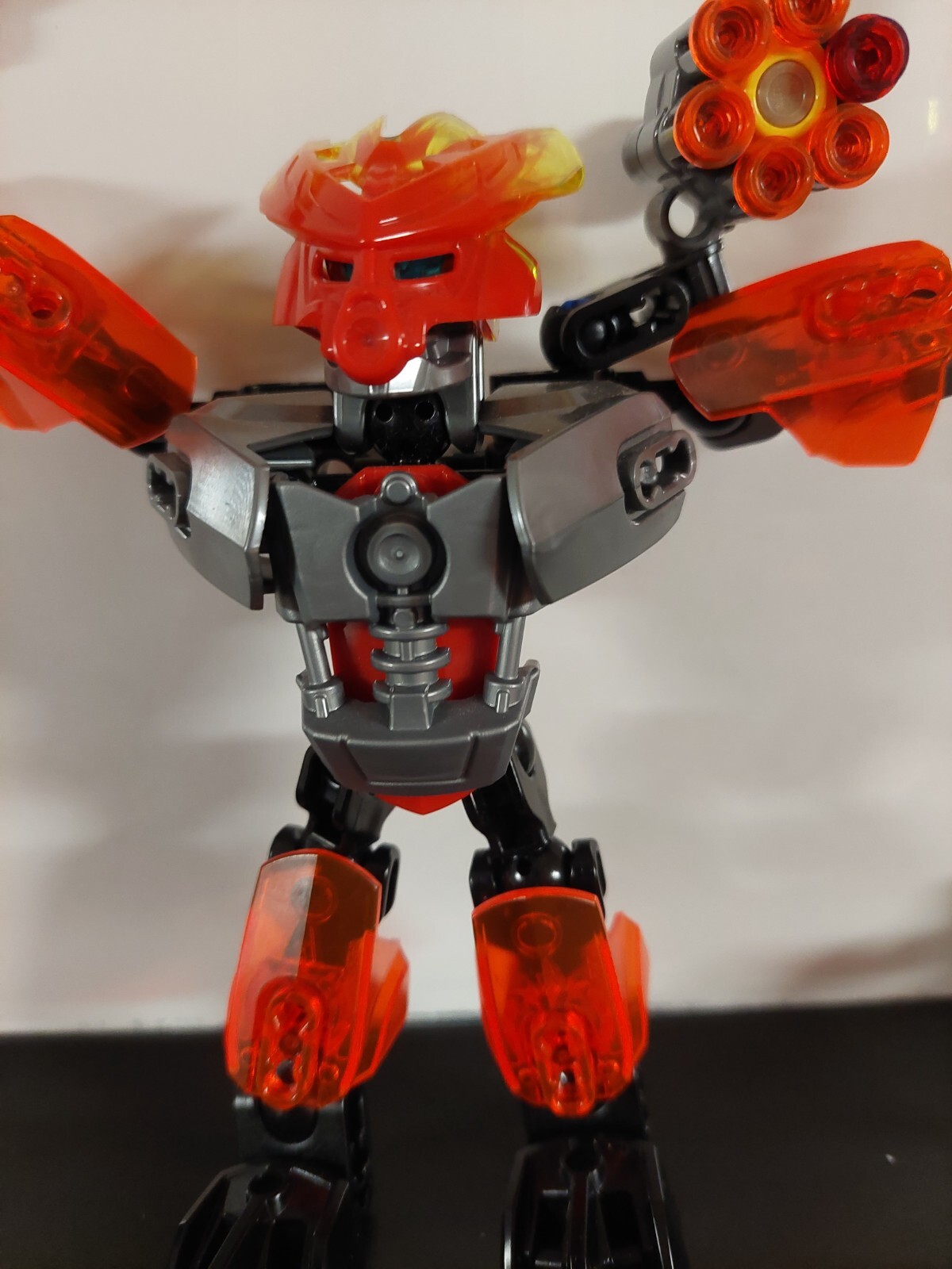 Lego Bionicle: Tahu 70787 Master of Fire and 70783 Protector of Fire ...