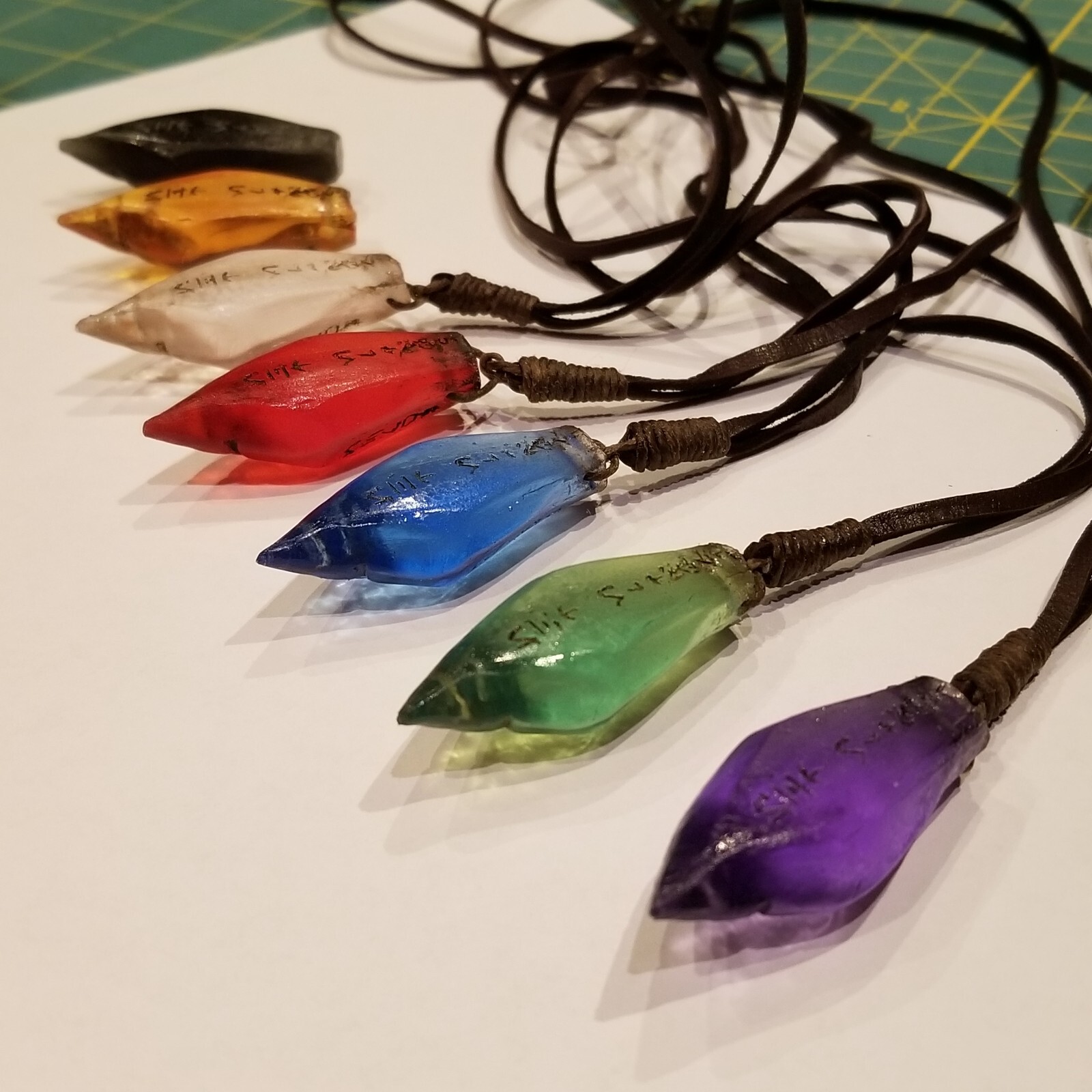 Jyn's Kyber Crystal Pendant Necklace Rogue One Star Wars Galaxy's Edge ...