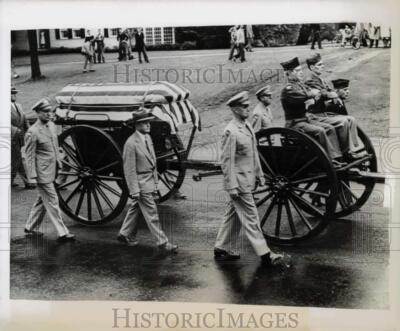 Press Photo General Omar Bradley at funeral for Corporal Edwin G ...