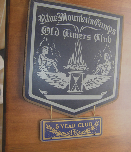 VINTAGE SUMMER CAMP SIGN Blue Mountain Camps Old Timers Club with 5 ...