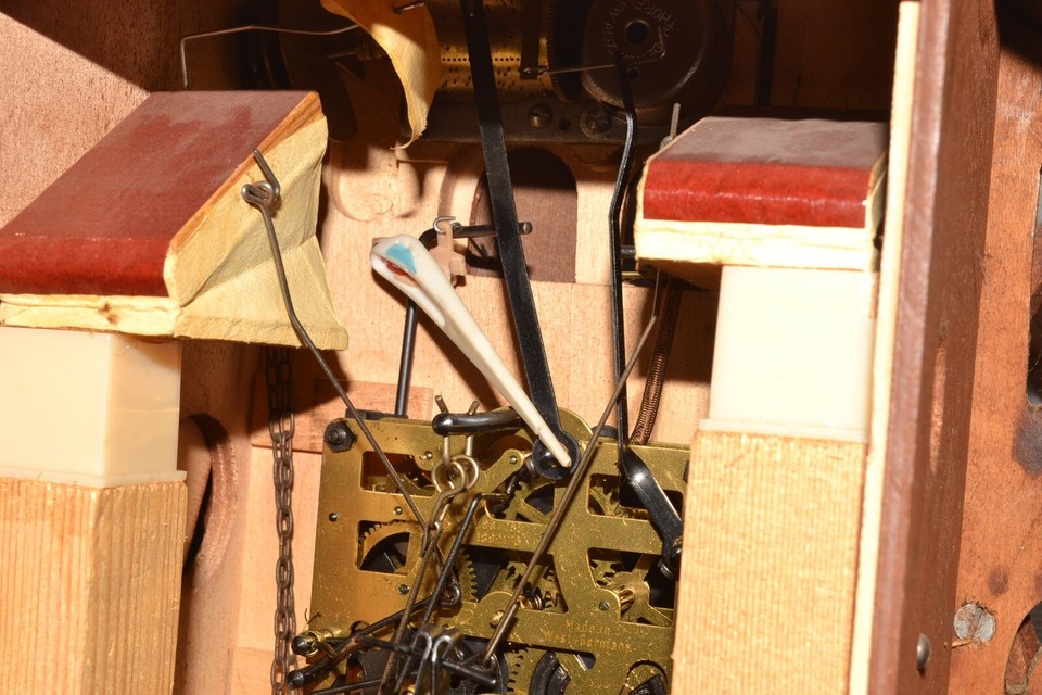 Vintage REGULA CUCKOO CLOCK Germany THORENS MUSIC BOX Hunting Theme ...