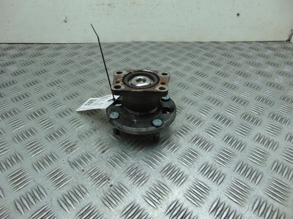 Ford Fiesta Left Passenger N/S Rear Hub Stub With Abs Mk7 1.0 Petrol ...