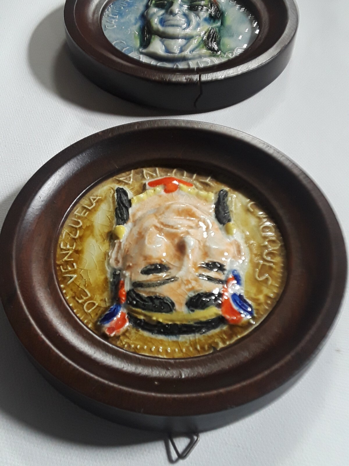 Ceramic Wall plaque Pottery Tile Framed Chief set of 2 de Venezuela ...