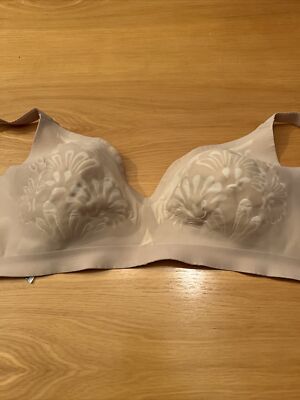 Bali 42C Bra Beauty Lift Gravity Defying Wireless Back Closure 6564 ...
