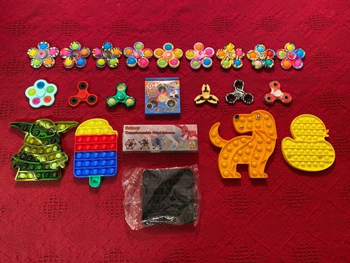 Fidget Spinners & Push Bubble Poppers - Lot of Looney Tunes, Star Wars ...