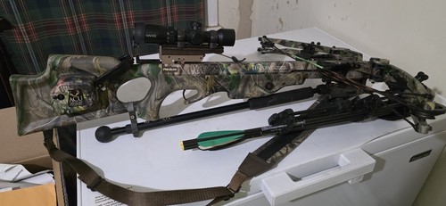 TenPoint Crossbow Technologies With Arrows And Arrow Case Used Maybe 5 ...
