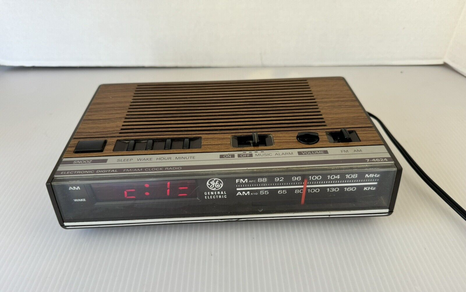 Vintage General Electric Model 7-4624b GE AM/FM Digital Alarm Clock ...