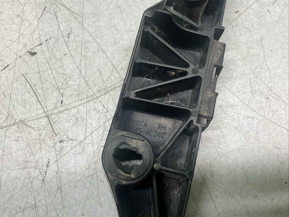 2005-2010 Toyota Avalon Bumper Bracket Right Side Front OEM 52145-AC040 ...
