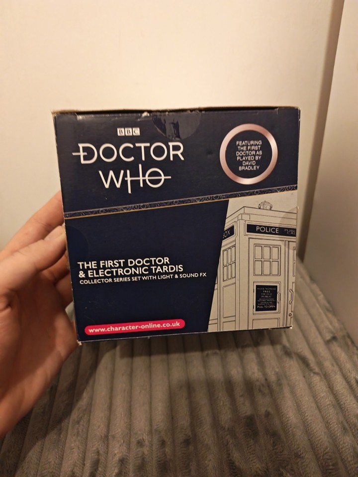 Dr Who 1st Doctor and Tardis an Unearthly Child Box Set B&M Exclusive ...