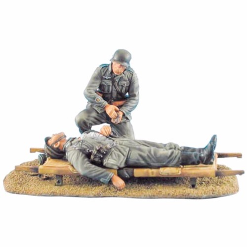 1/35 resin figures model German soldiers and wounded 2 man in WW II ...