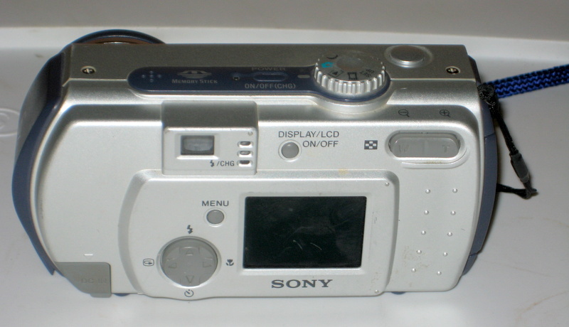 Sony DSC-P50 Cyber-shot 2.1MP Digital Camera with 3x Optical Zoom ...