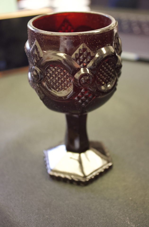 Avon 1876 Cape Cod Collection Red Glass 10 piece Dinnerware Set | eBay