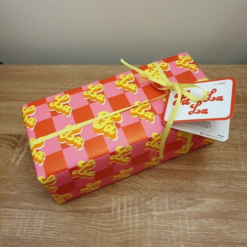 Lush Fa La La Gift Box - Snowdrift Star of Wonder Twilight Bath Bomb ...