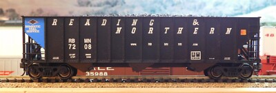 BOWSER READING & NORTHERN RR 100 TON HOPPER RBMN #7208 HO SCALE W/COAL ...