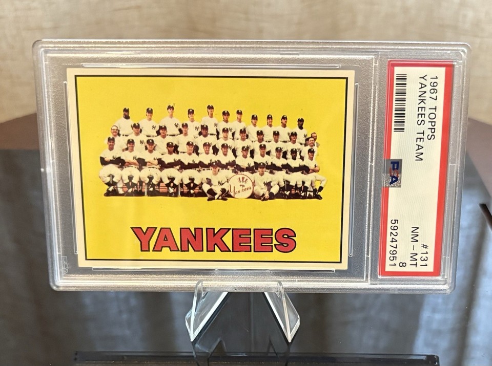 1967 Topps #131 YANKEES Team, Mickey Mantle PSA-8 NM-MT *$1 AUCTIONS ...