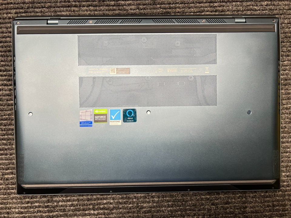 ASUS ZenBook Pro Duo 15.6 inch (1TB, Intel Core i7 10th Gen, 2.6GHz ...