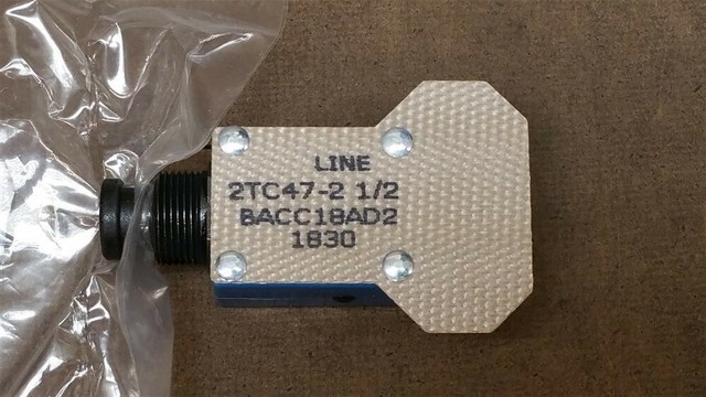 Klixon Boeing 2-1/2 Amp Circuit Breaker 2TC47-2-1/2 BACC18AD2 for sale ...