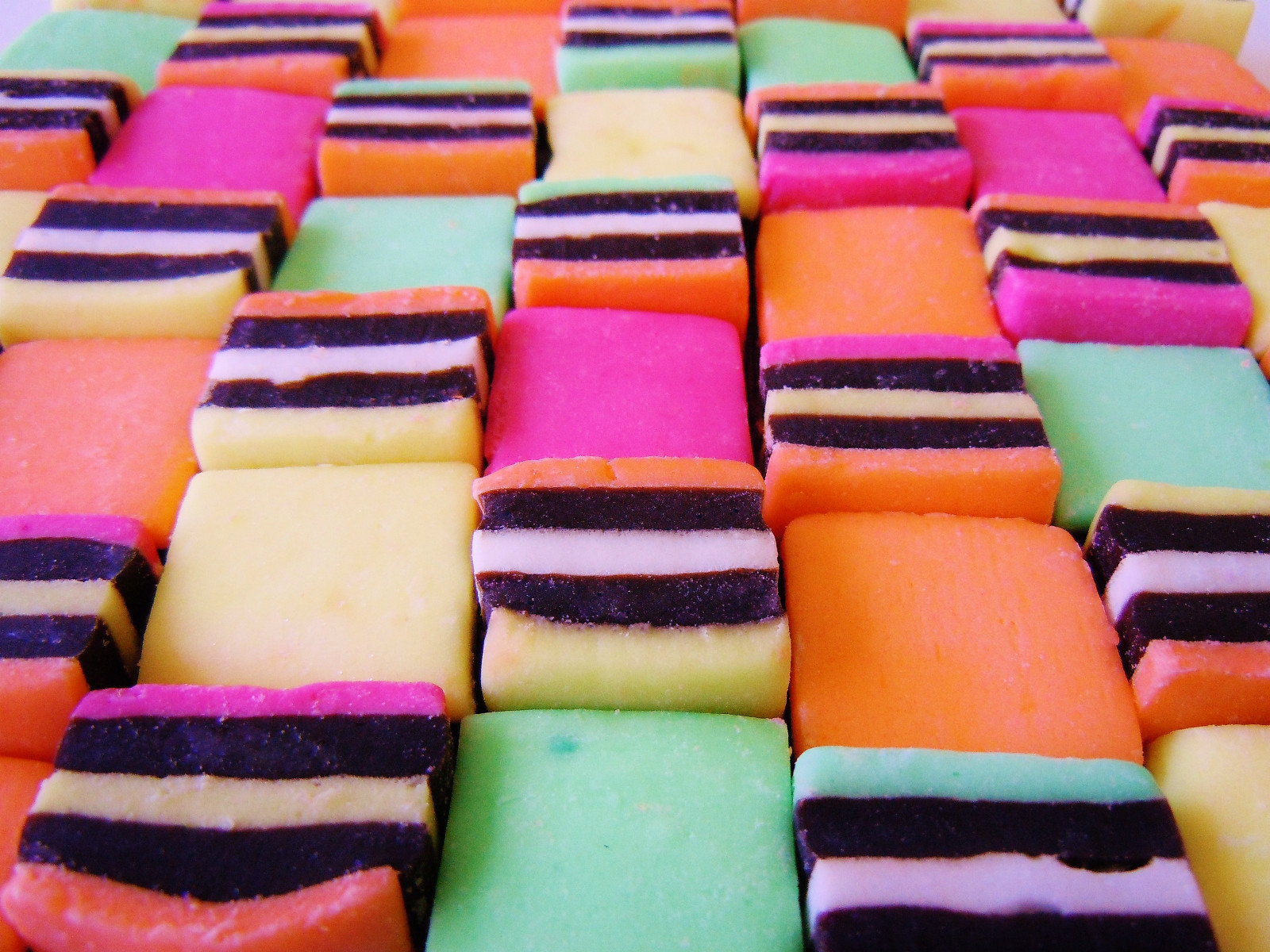 LICORICE ALLSORTS 1KG BULK RAINBOW COLOURFUL LOLLIES CHRISTMAS XMAS ...