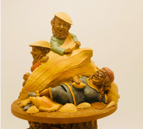 NEW IN BOX VINTAGE Tom Clark June July August Conch Shell Beach Gnome ...