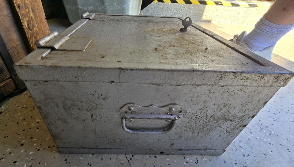 Antique VICTOR Fireproof Treasure Chest Safe with Key 1940's LOCAL ...