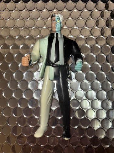 Vintage 1993 DC Comics Batman Harvey Dent Two Face Kenner Action Figure ...