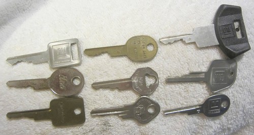 9 ad lot of vtg GM,General Motors metal car auto keys,used | eBay