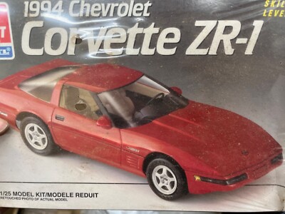 AMT 8069 1994 CORVETTE Coupe ZR-1 1/25 Model Car Mountain fs | eBay