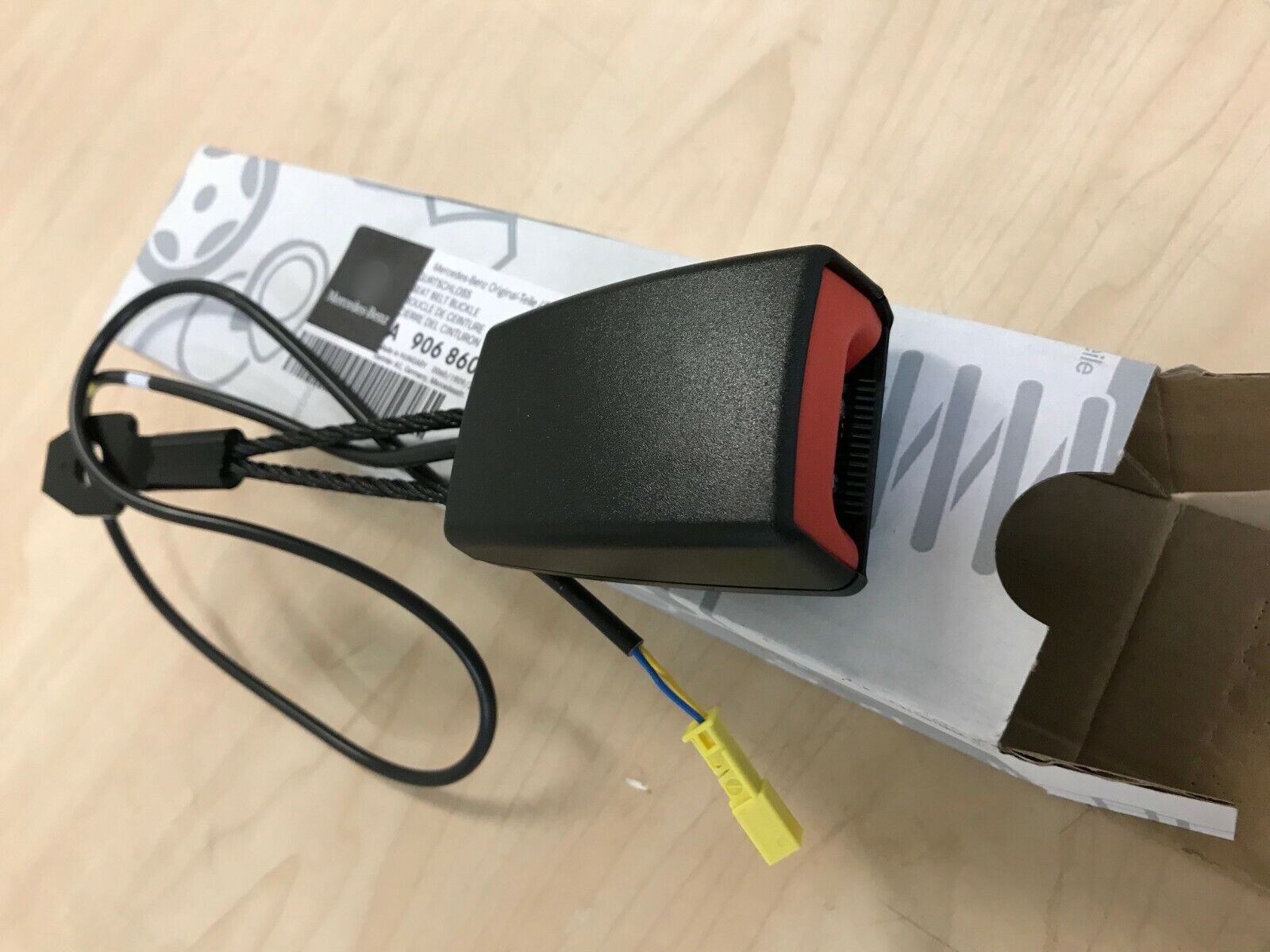 A90686003699051 Seat Belt Buckle Left Ft For Mercedes Benz Sprinter up ...
