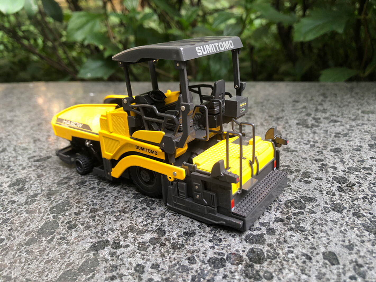 1/50 Scale Sumitomo HA60W Asphalt Paver Diecast model Collection Toy ...