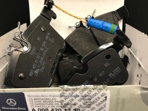 Genuine Mercedes-Benz Rear Brake Pads C Class W205 A0004203602 ( With ...