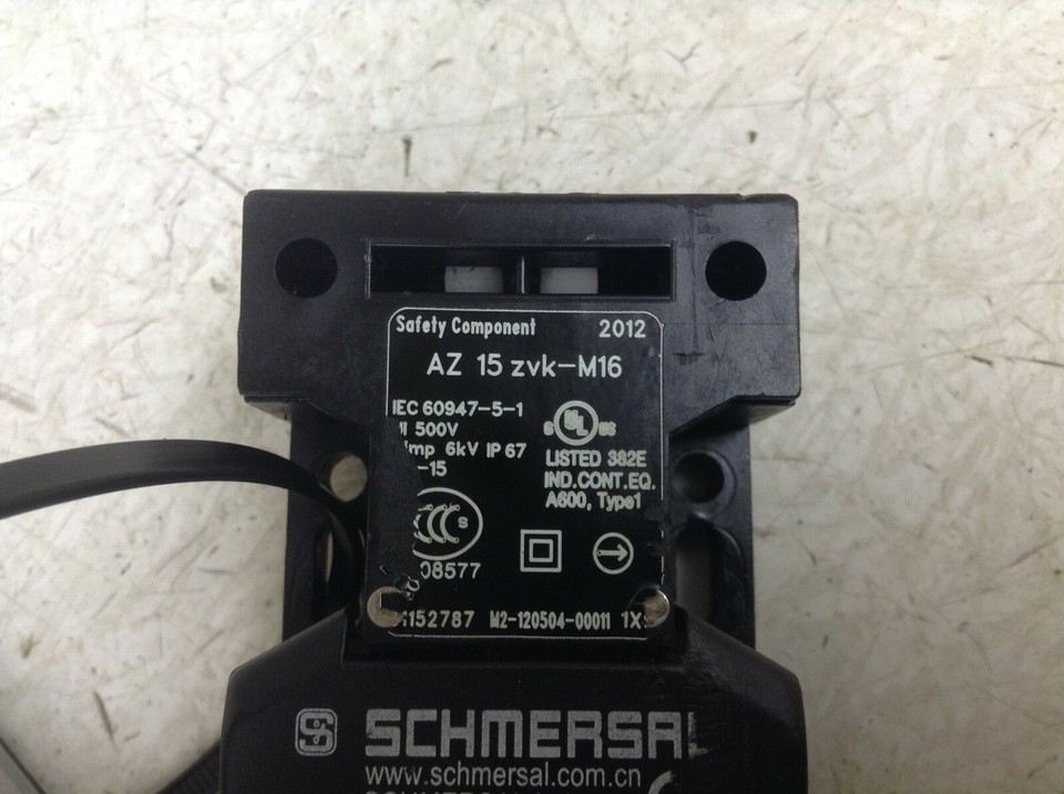 Schmersal AZ 15 zvk-M16 Safety Interlock Switch w/ Key AZ15zvk-M16 (TSC ...