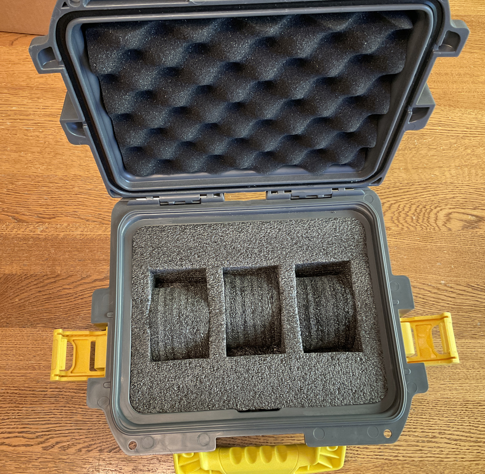 Invicta 3 Slot Dive Impact Case Watch Collector Travel Display, Gray ...
