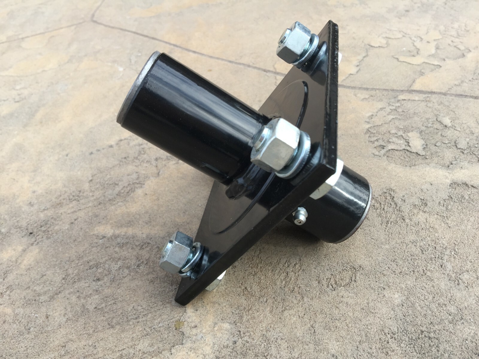 ROTARY CUTTER TAILWHEEL HUB, 4 BOLT GREASABLE BUSHING, 1" AXLE free ...