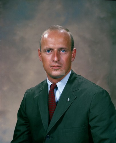 CHARLES "PETE" CONRAD, JR. ASTRONAUT - 8X10 NASA PHOTO (EP-395) | eBay