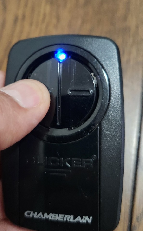 Chamberlain KLIK3U Clicker Universal 2-Button Garage Door Opener Remote ...