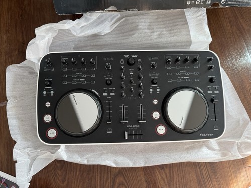 Pioneer DDJ-Ergo DJ Controller, comes with software and license key | eBay