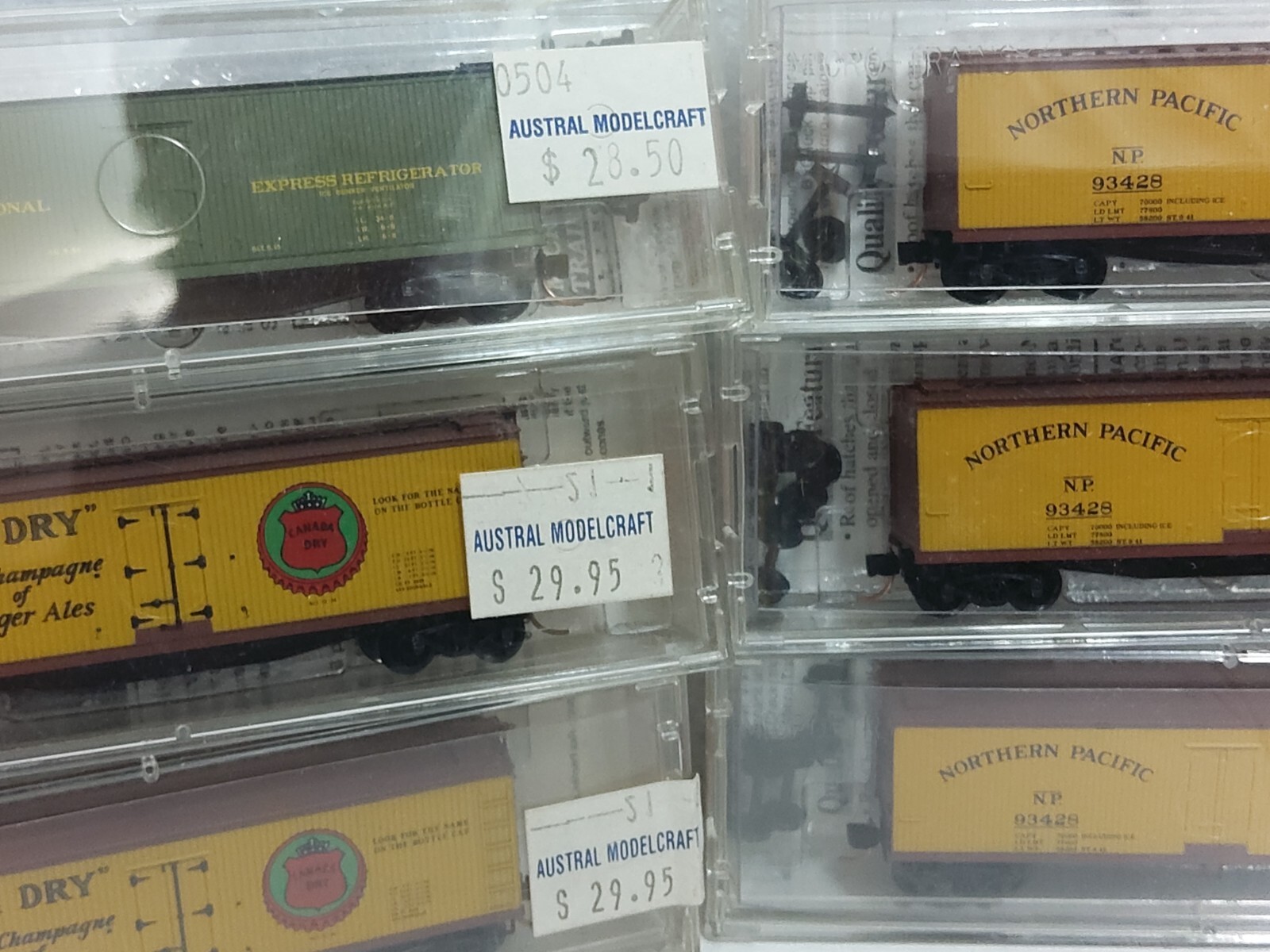 N SCALE MICRO TRAINS 40 FT.WOOD REEFER CANADA DRY CN NORTHERN PACIFICX ...