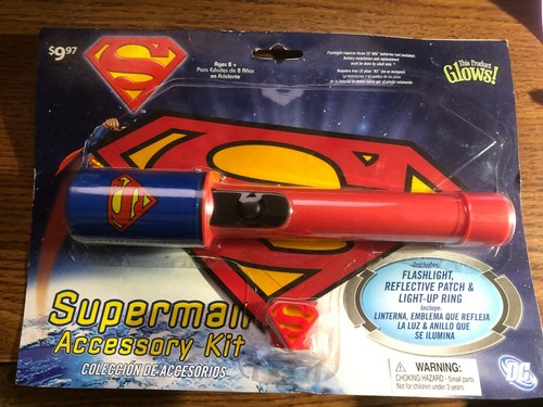 SUPERMAN ACCESSORY KIT W/ FLASHLIGHT AND RING MOC DC WARNER BROS. STORE ...