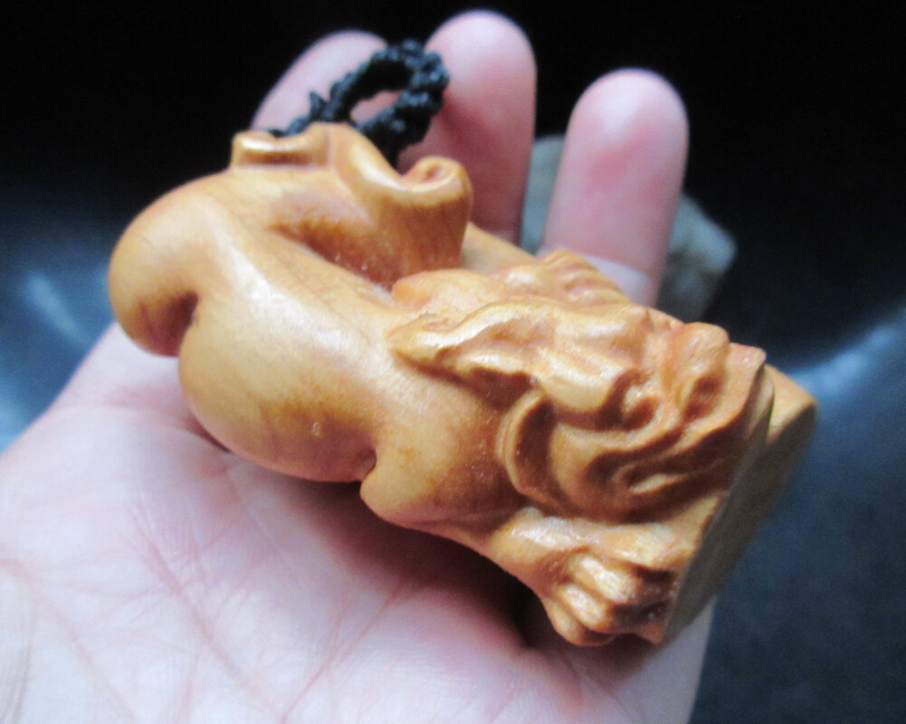 Vintage Wood Netsuke Pendants Jewelry Making Beast Pixiu Statue Figures ...