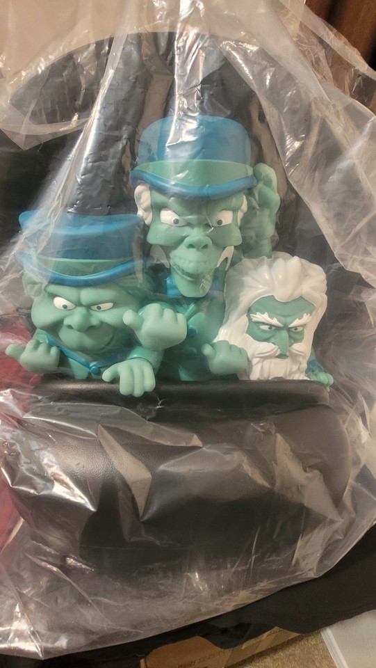 Disney HAUNTED MANSION HITCHHIKING GHOSTS DOOM BUGGY 2025 LIT/ BIG-NIB ...
