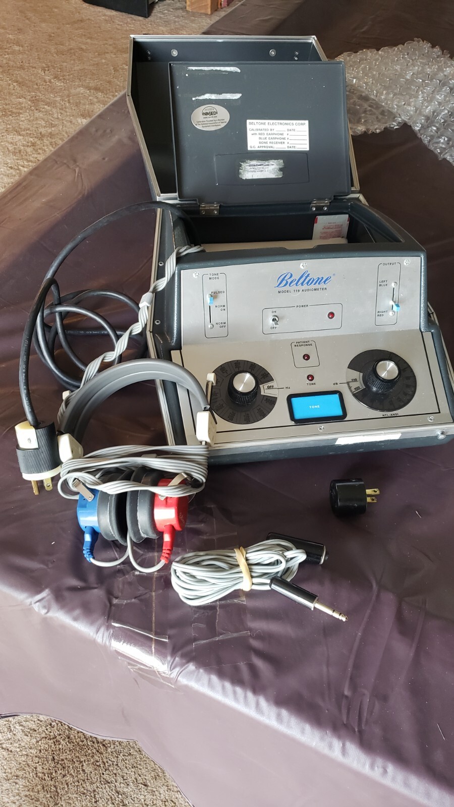 Beltone 119 Audiometer W/ Head Phones Clicker Manual Test Cards | eBay