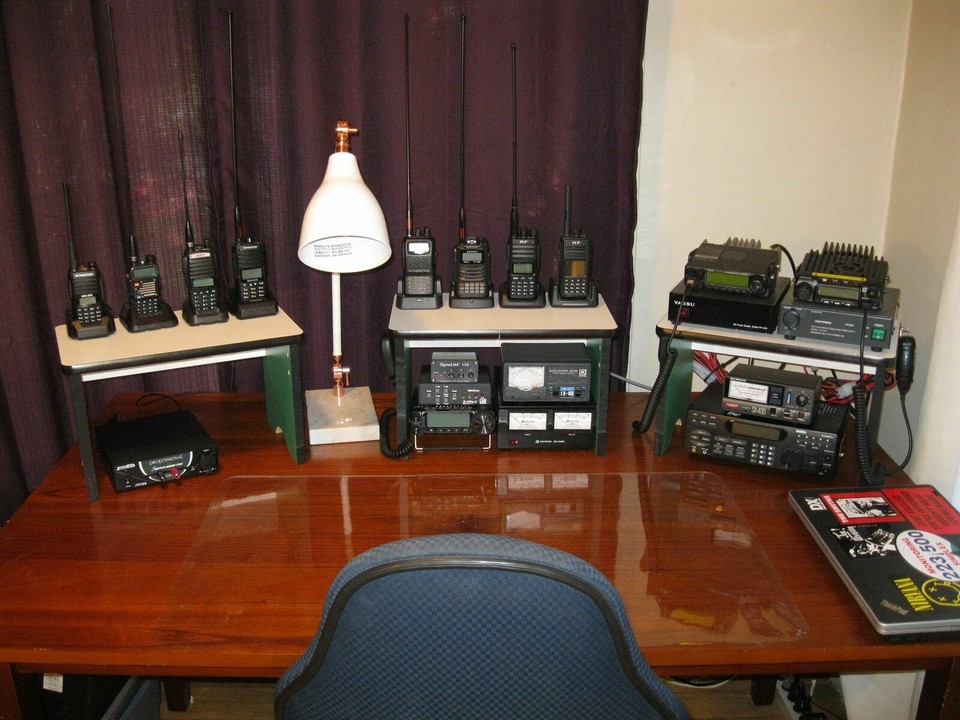 Green Radio Bench Mount Rack Stack or Holder Kenwood Yaesu Icom Mike ...