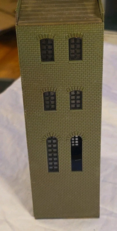 HO Scale Brick Multi Story Tall Brick Building "1902" Fully Assembled ...