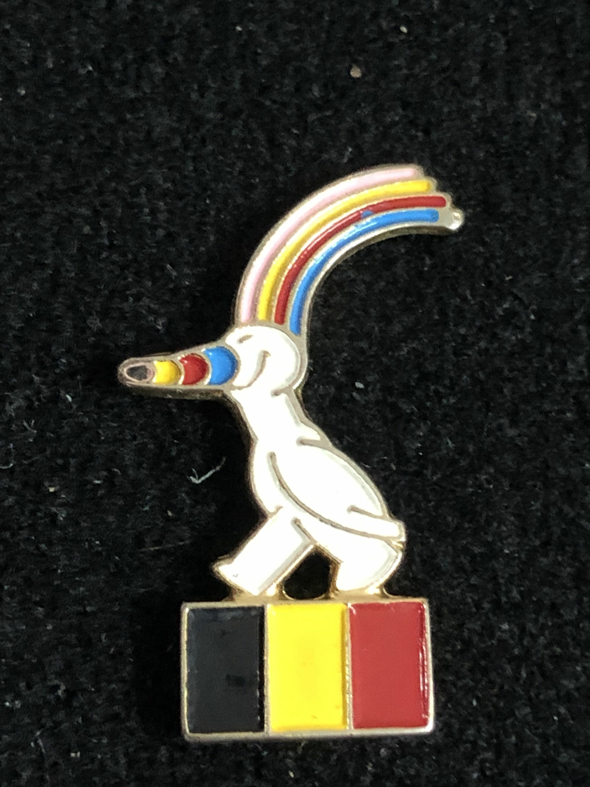 PIN CURRO MASCOT BELGIUM FLAG | eBay