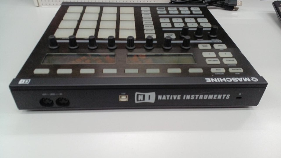 Native Instruments Maschine Groove production studio Used Free Shipping ...