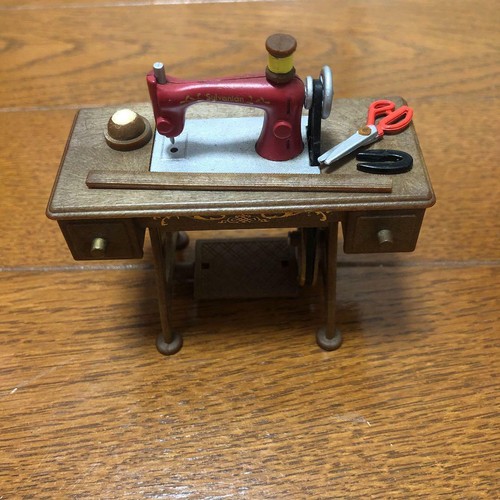 SYLVANIAN FAMILIES Sewing Machine Scissors Buttons Retired CALICO ...