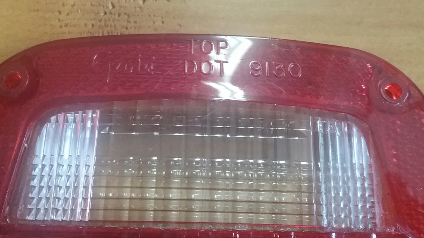 Grote 9130 lens, bulbs and screws. Slightly used. One lens per pack ...