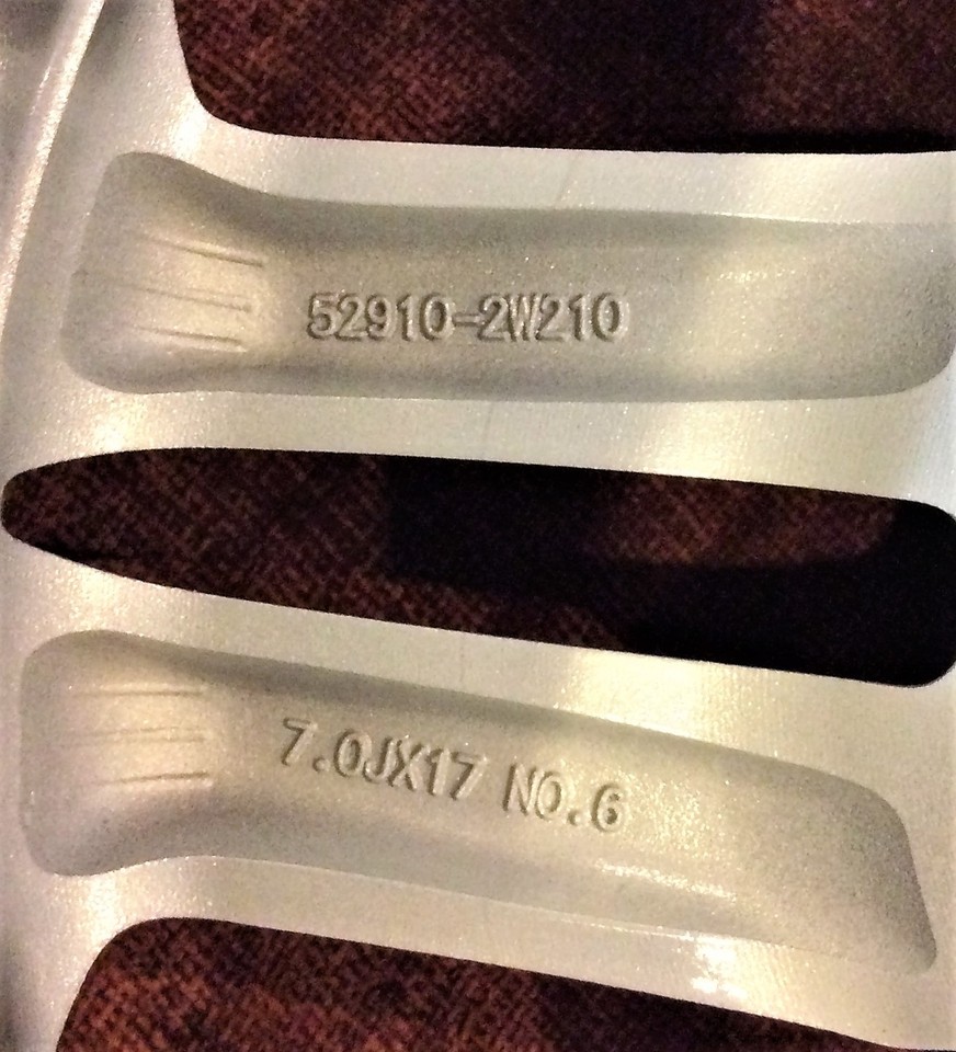 Hyundai 2016 Santa Fe 5 V Spoke 17" OEM Wheel 97753 529102W210 17623 ...