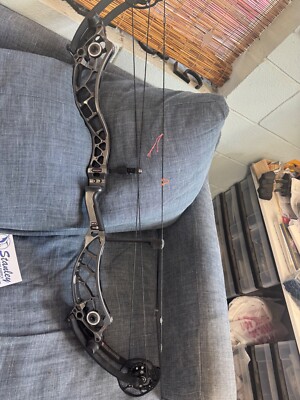 Bowtech Reckoning 39 Gen 2 Gray 60 lbs NEW GAS STRINGS | eBay